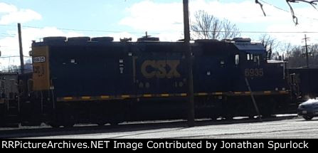 CSX 6935, engineer's side